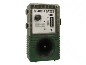 Come Allontanare le Gazze Ladre in Giardino?